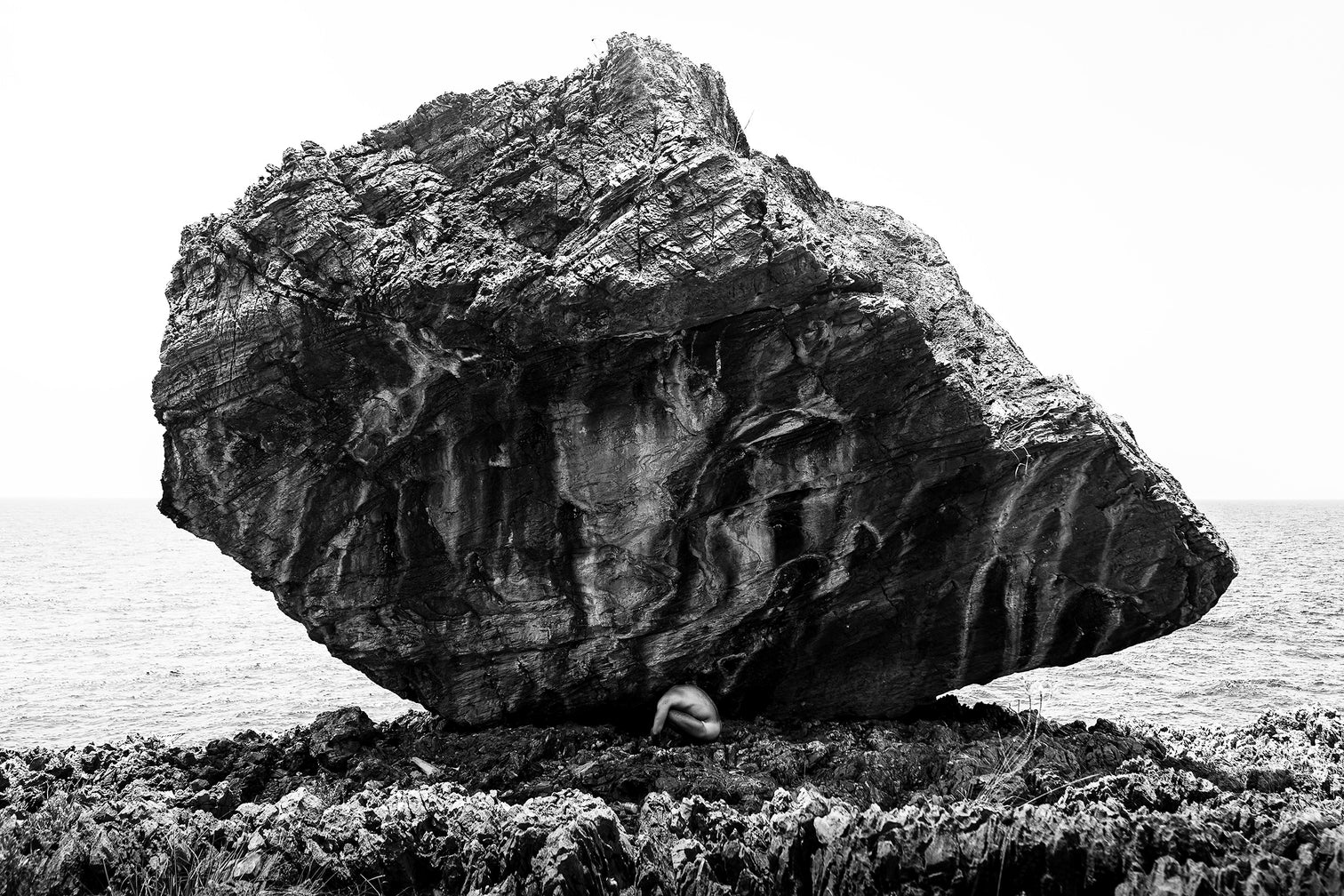 Afloat, from Body & Space series, 2022, Ahmad Naser Eldein – BOYS! BOYS! BOYS!